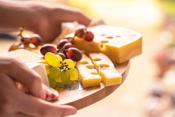27 Different Types Of Cheese: Their Origin And Uses - Food And Beverage ...